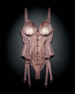 Histoire de la mode : la petite histoire du corset - Journal Artesane ...